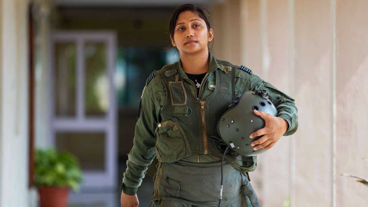MiG-21 Farewell: Who Is Squadron Leader Priya Sharma, IAF Woman Pilot ...