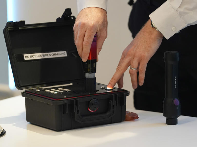 Police use new tech to tackle vape spiking on Thames