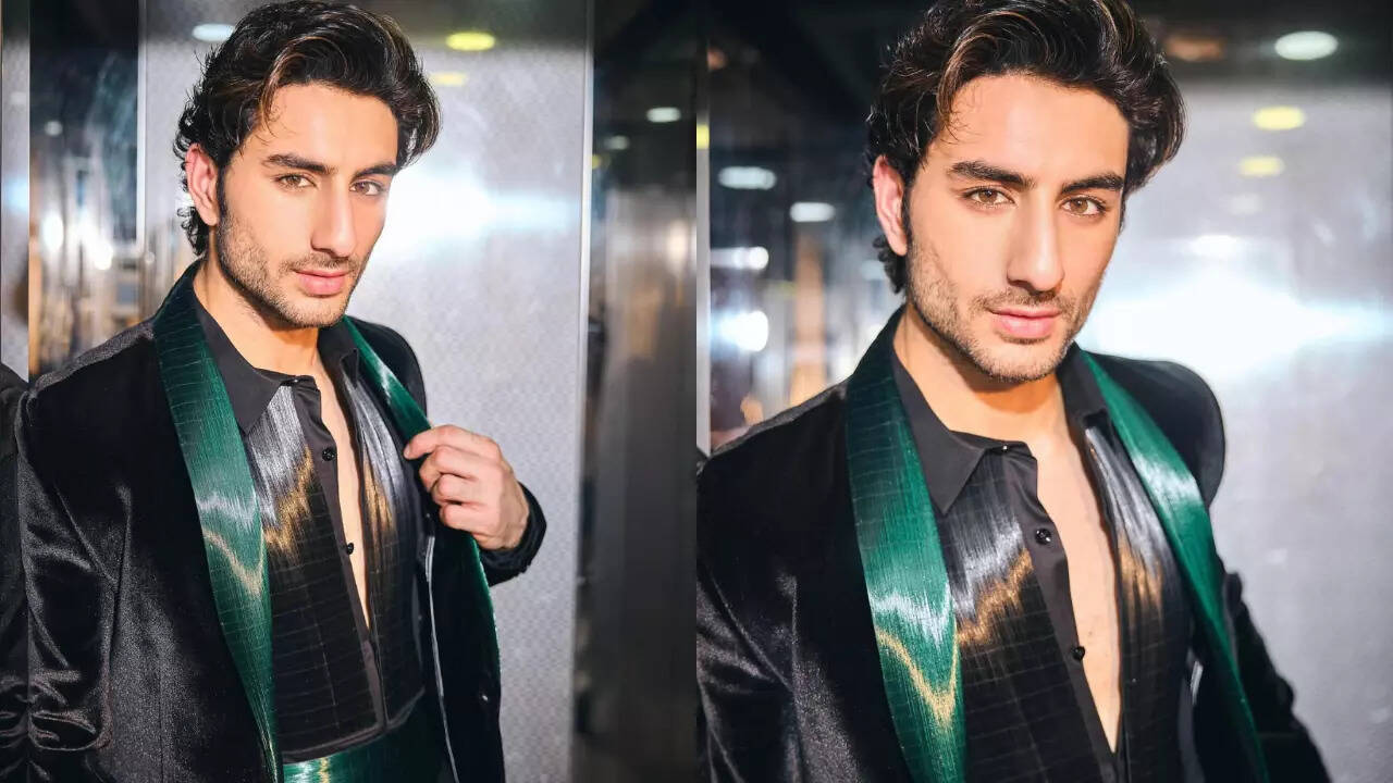 'Prince of Pataudi' Ibrahim Ali Khan makes heads turn in designer ...