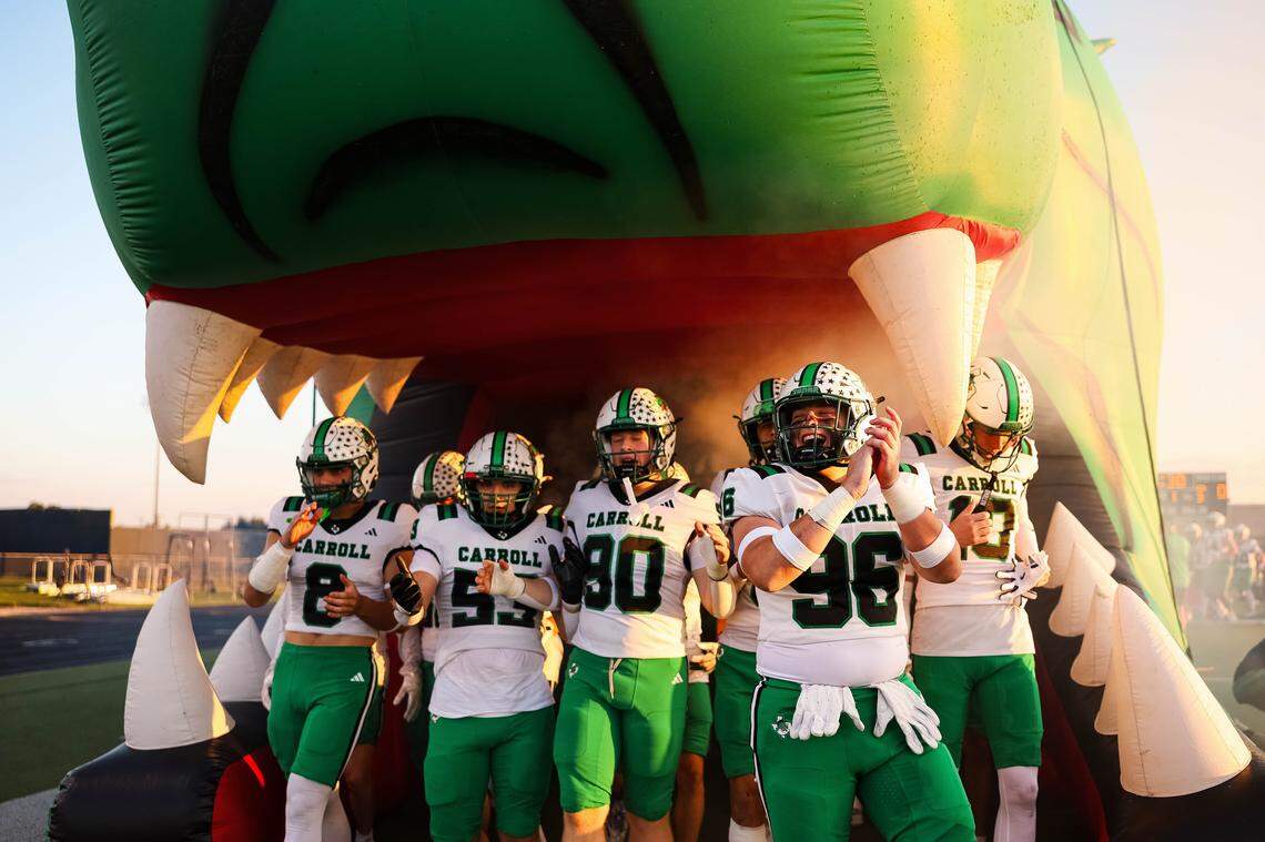 Southlake Carroll punter, defensive end Zachary Hays commits to TCU