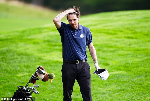 Brooklyn Beckham fans say 'you look like your dad' in snaps from his ...