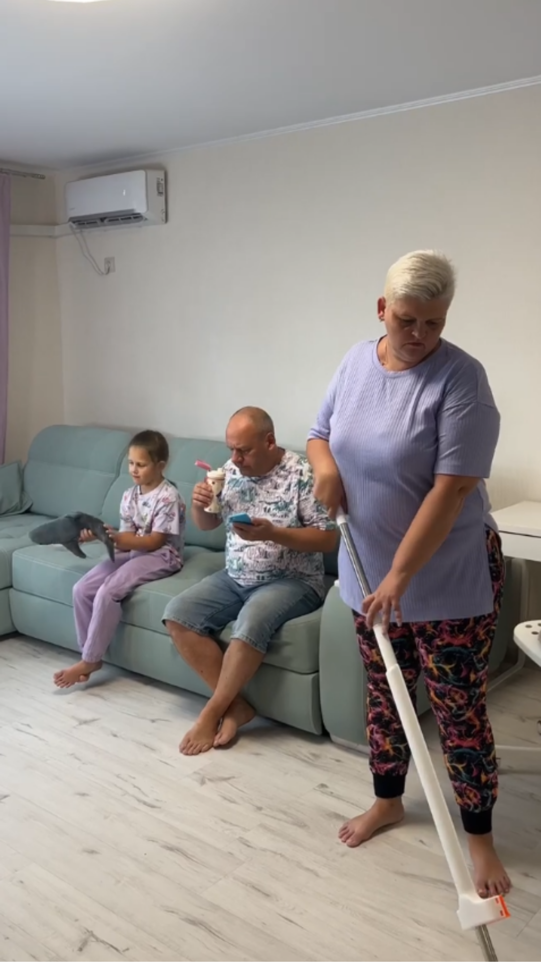 Quick and Funny Floor Clean-Up Moment