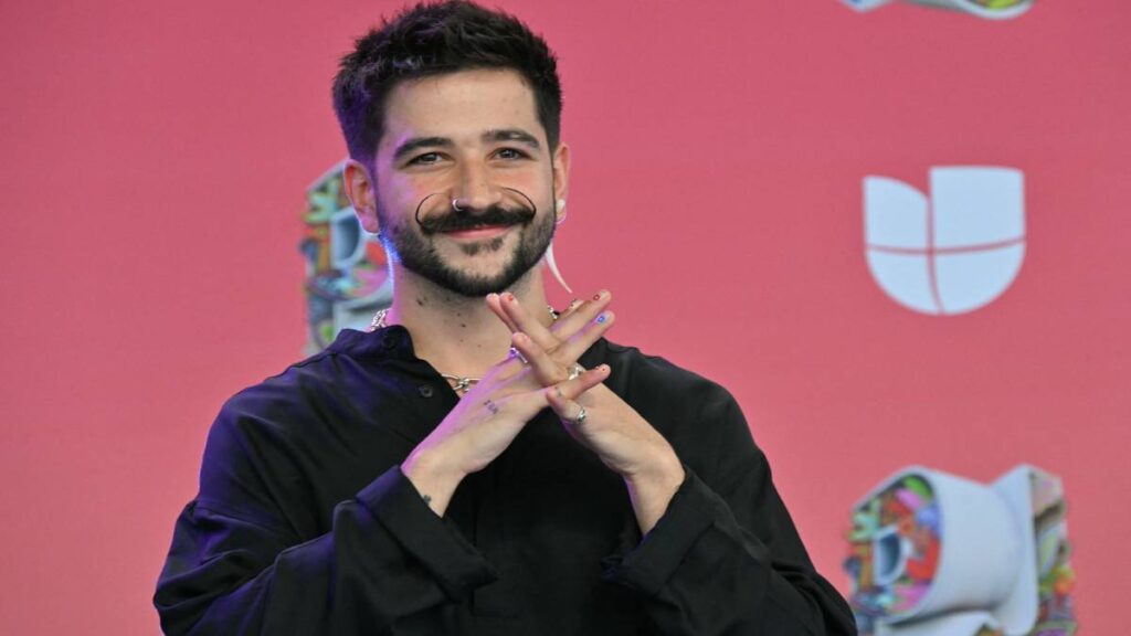 Maluma, Gloria Trevi y Camilo en la alfombra roja de los Premios ...