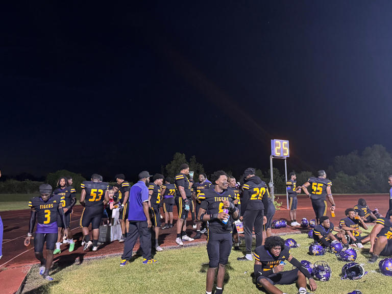 Jeanerette football continues undefeated season in a Battle of Tigers ...