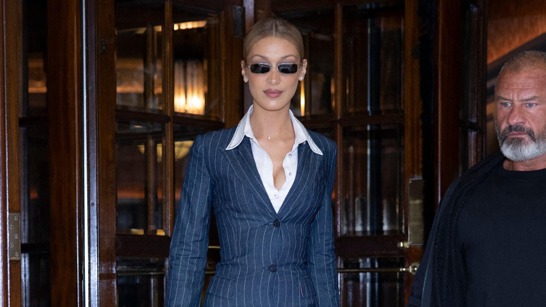 Bella Hadid fait une première apparition à Paris après son hospitalisation