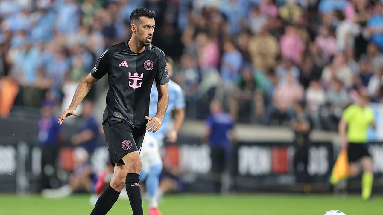 "Game's Greatest": Netizens Pay Tribute to Sergio Busquets as he ...