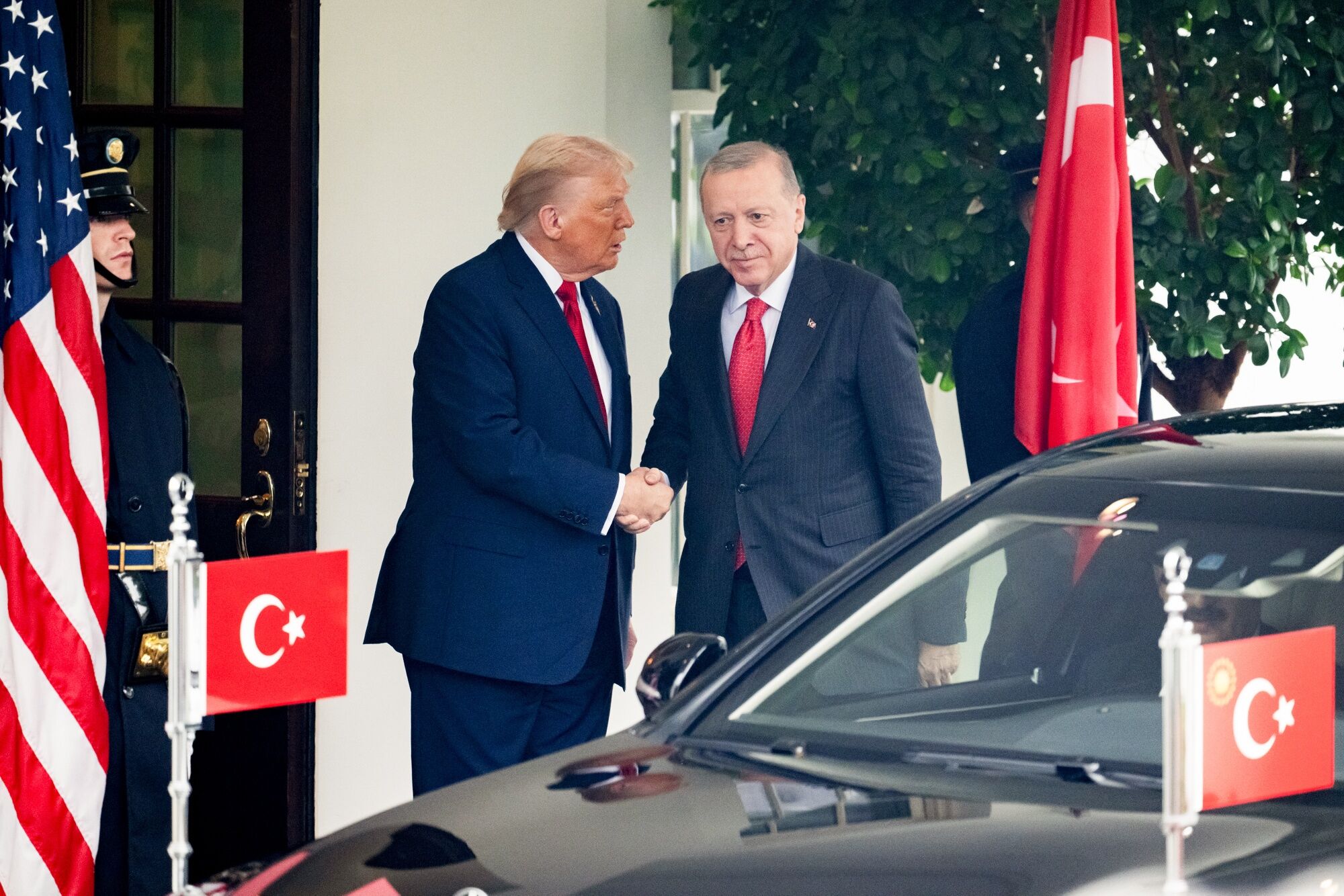 Trump Presses Erdogan on Russian Oil in ‘Conclusive’ Meeting