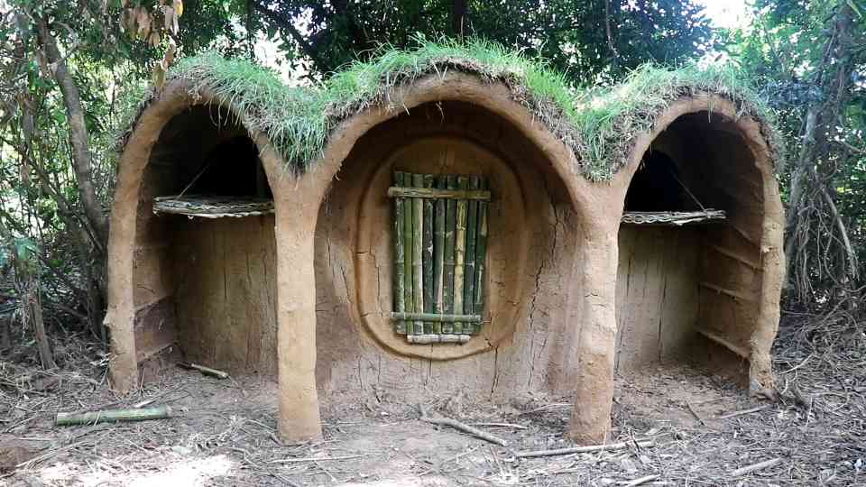 How Bare Hands and Simple Techniques Reveal Hidden Water Underground