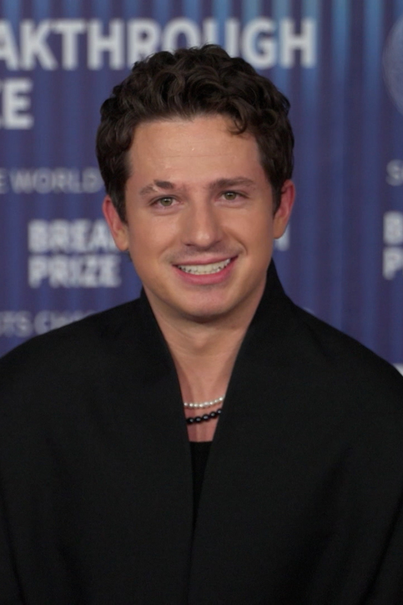 Charlie Puth sagt, dass neue Musik kommt - und die Fans werden eine ...