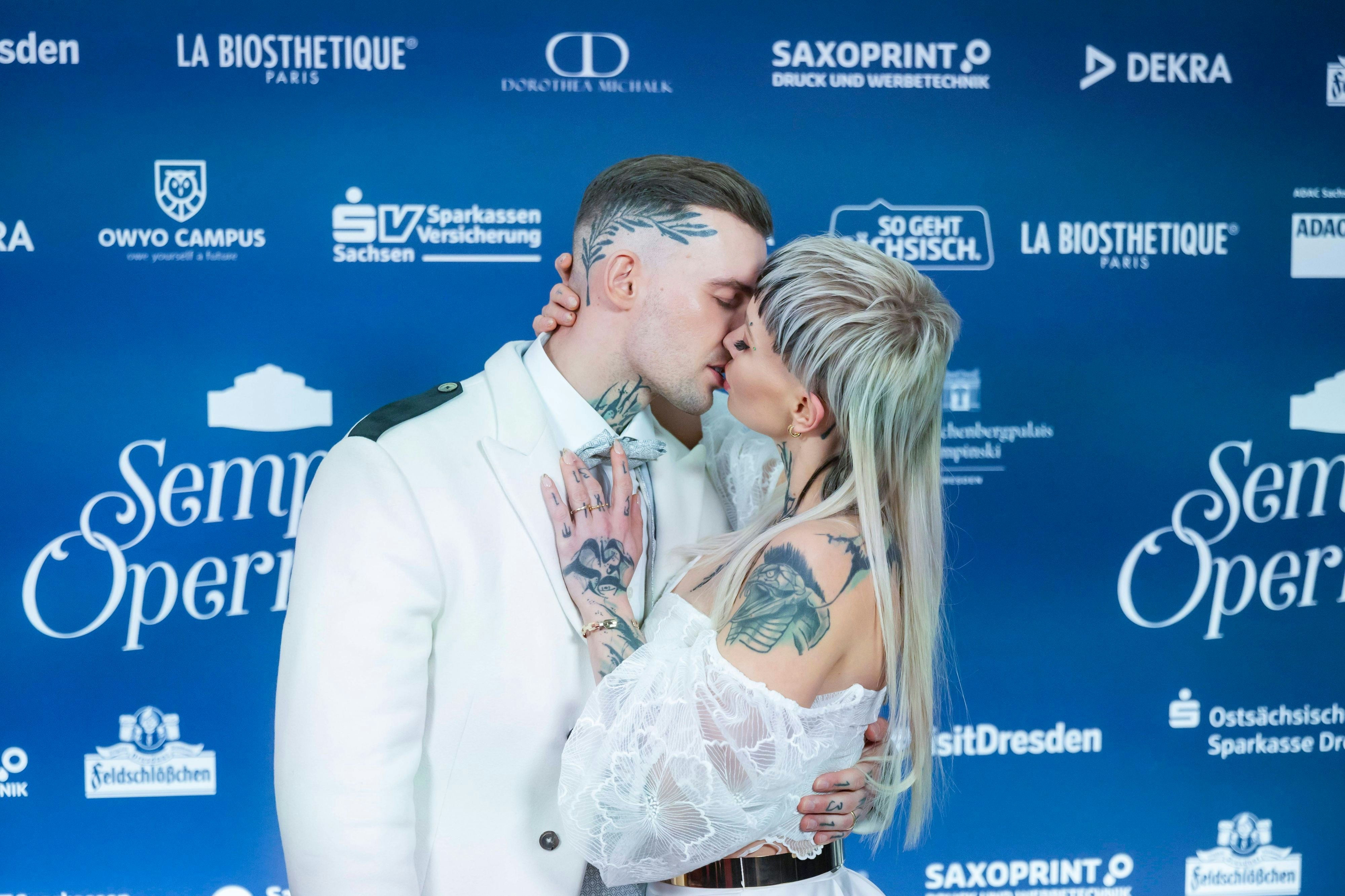 Er macht es offiziell: Liebes-Aus bei Dschungel-Stars