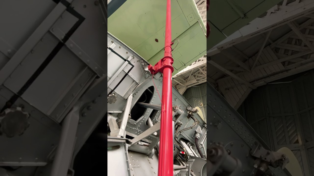 This Mechanism Prevents Aircraft Wings from Folding