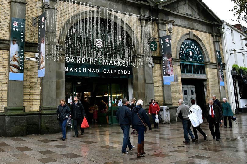 Welshman pays £50 for psychic reading in Cardiff and this is what ...