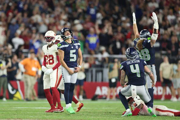 Seattle Seahawks kicker seen using smelling salts before clutch moment ...