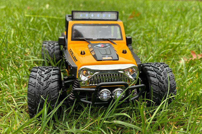 Ferngesteuerte Autos im Test: Dieser Flitzer fährt auf die Pole Position