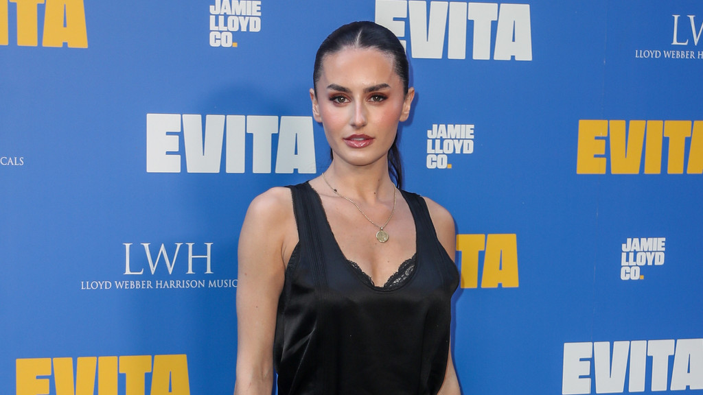 Amber Davies replaces Dani Dyer on Strictly Come Dancing