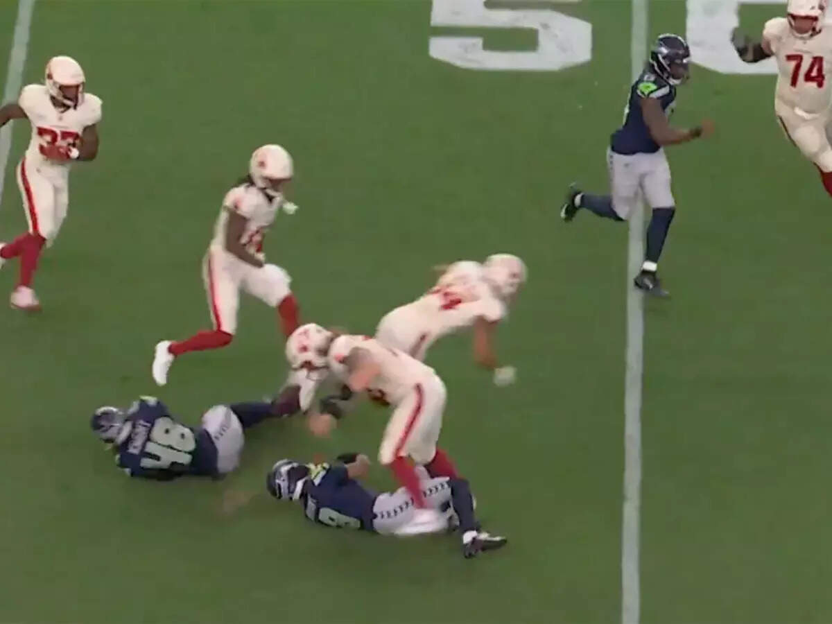 Seahawks’ interception wiped out by bizarre teammate collision and ...