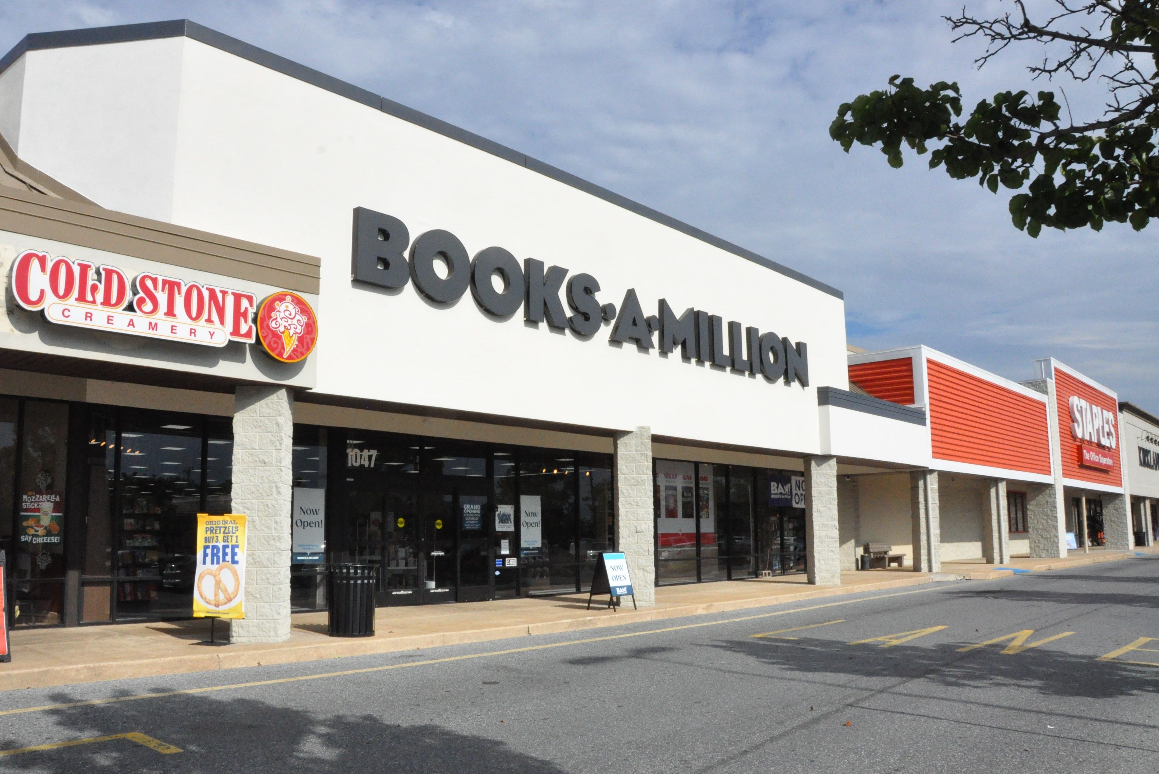 Get ready, readers. This national bookstore is now open in Dover with ...