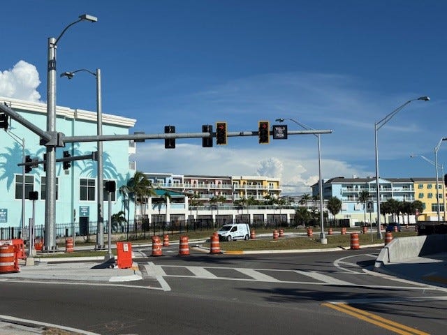 Traffic Talk: Photos of new traffic signal on Fort Myers Beach. Will ...