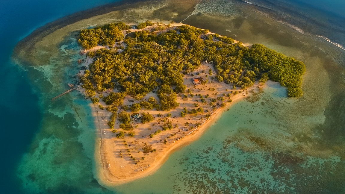 Cayo Sal, Venezuela - Vista aérea de Morrocoy en 4K