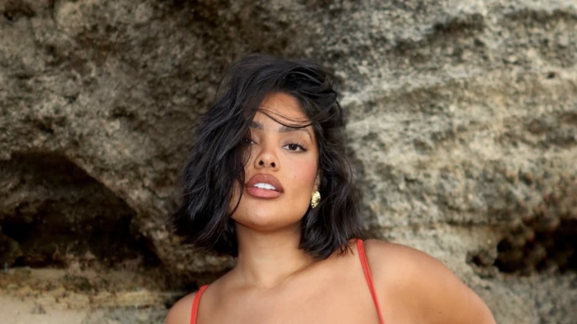 “Un cuerpo increíble”: esta modelo “plus size” enciende las pasarelas