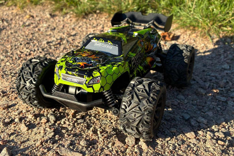 Ferngesteuerte Autos im Test: Dieser Flitzer fährt auf die Pole Position