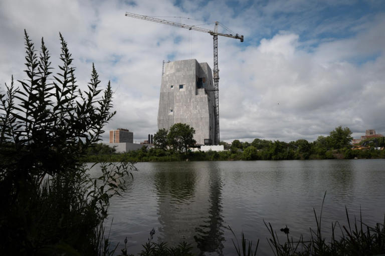Money donated to build Obama library being sent on to politically ...