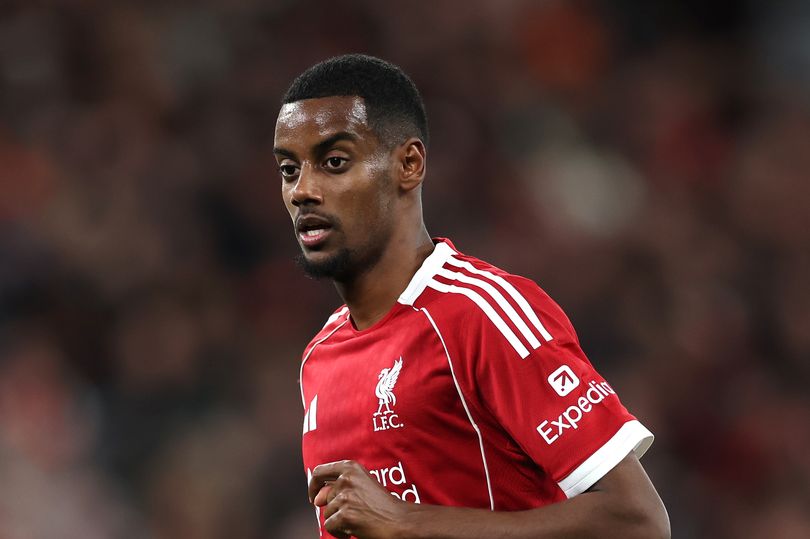 Joelinton makes Alexander Isak dig and outlines locker room feeling ...