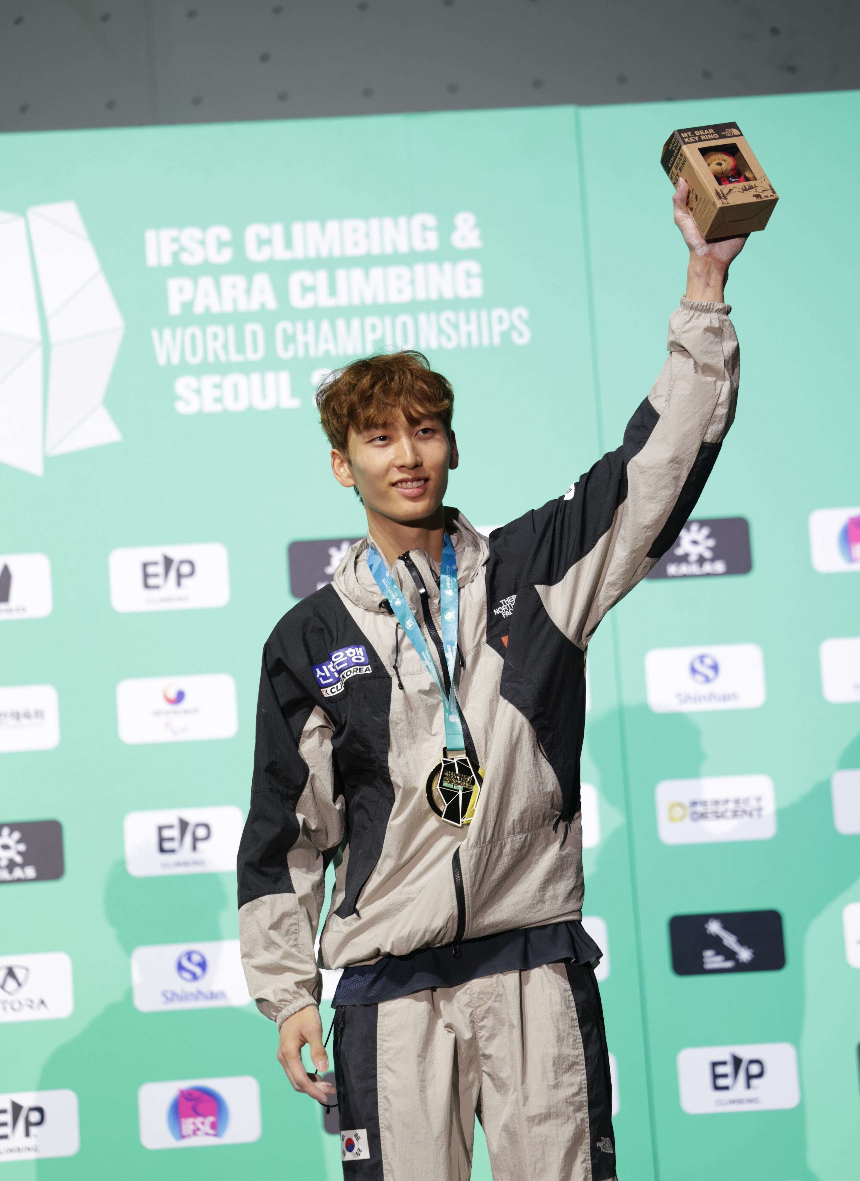 Lee Do-hyun becomes first South Korean male to win sport climbing world ...