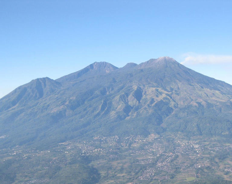 Seven Summits of Java: Urutan 7 Gunung Tertinggi di Jawa, dari Semeru ...