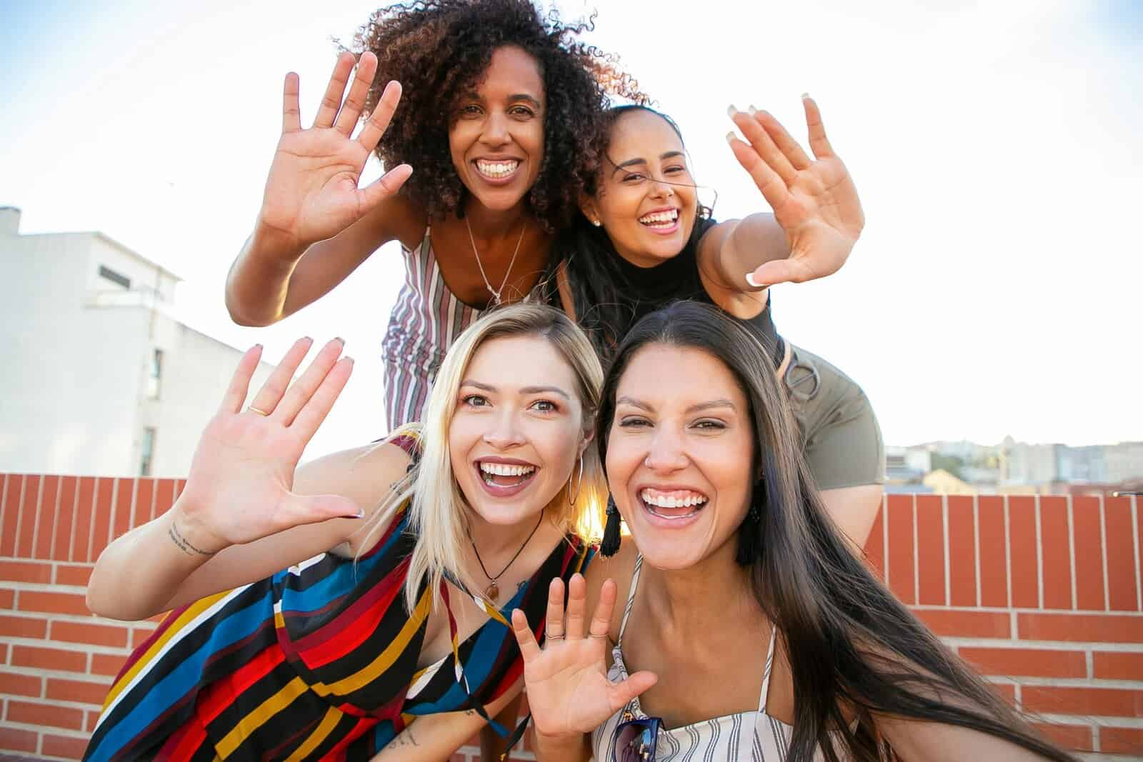 12 signs a friendship is worth keeping