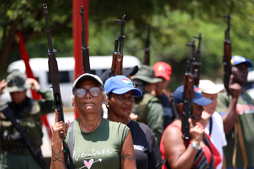 Le Venezuela forme des civils pour lutter contre une éventuelle ...