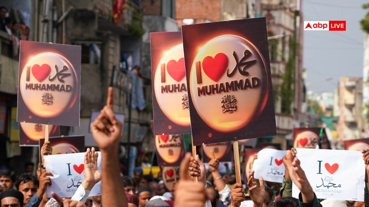 Women In Varanasi Launch 'I Love Mahadev' Tattoo Campaign Amid Rising ...