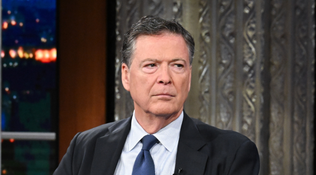 James Comey : qui est l'ancien chef du FBI, adversaire de Trump inculpé ...