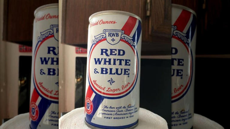 7 Discontinued Old-School Beers Everyone Used To Drink