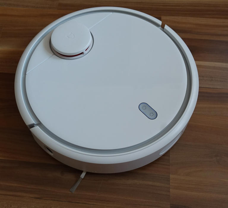 How Robot Vacuums Quietly Build – and Share – Maps of Your Life