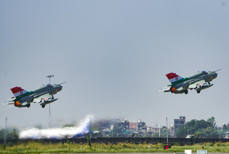 'Darling' of fighter pilots, 'sports car' - IAF veterans recall ...