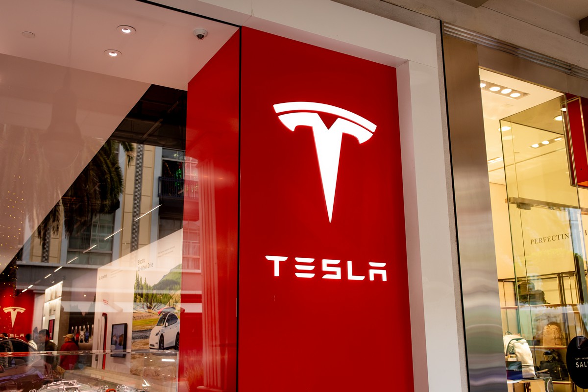 Tesla veut frapper fort en 2026 : Cybercab, Roadster, Semi et FSD en ...