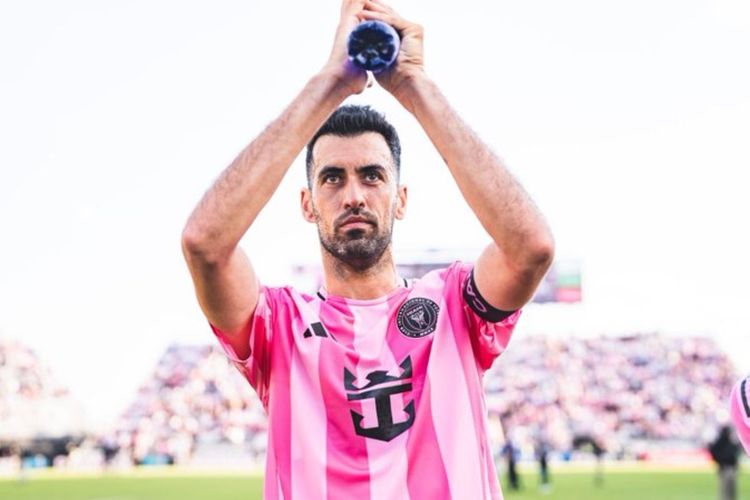 Legenda Barcelona Sergio Busquets Umumkan Pensiun di Usia 37 Tahun ...