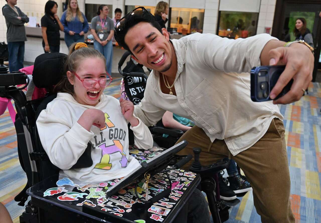 Yankees infielder praises Aaron Judge during Albany visit