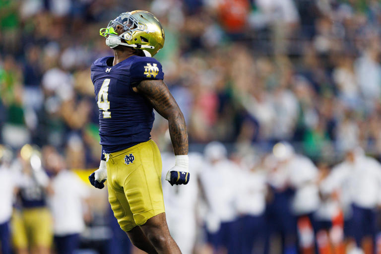 The staff at Fighting Irish Wire pick Notre Dame at Arkansas and the ...