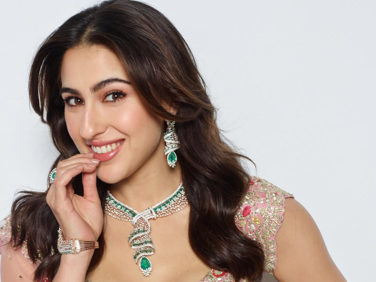 Sara Ali Khan’s daytime makeup guide for looking cheerful and festive