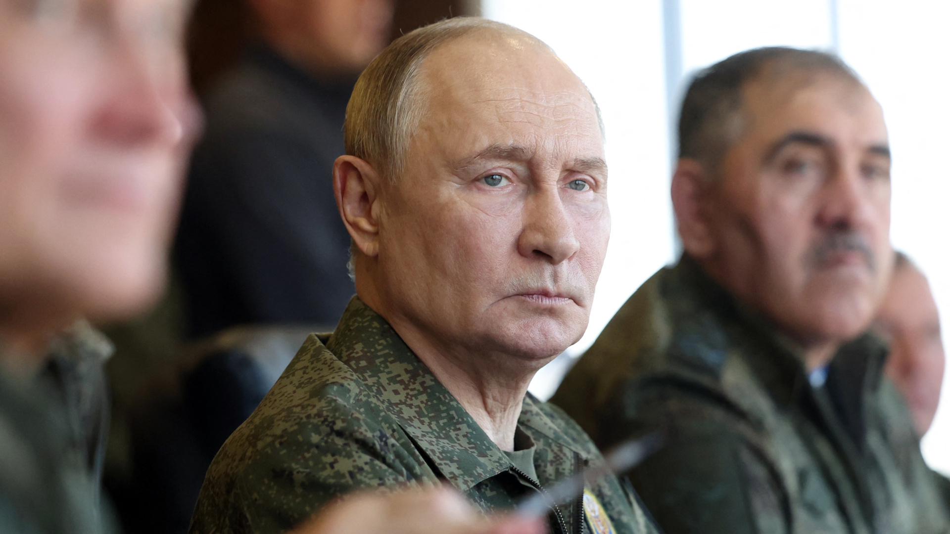 Ukrainian troops engage Russian armored assault