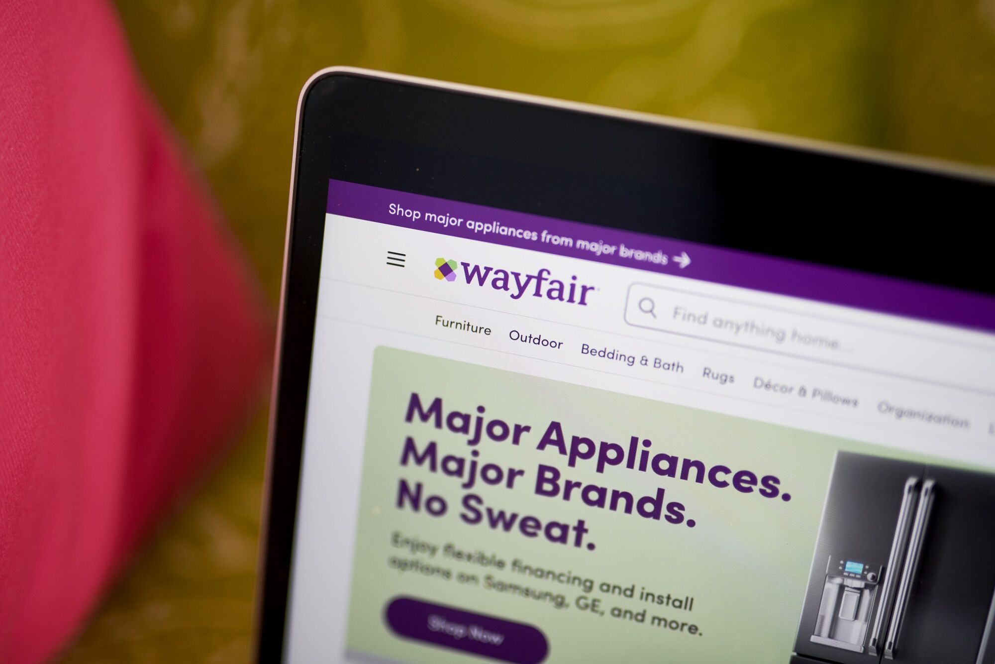 RH, Wayfair Decline After Trump Threatens 50% Tariffs