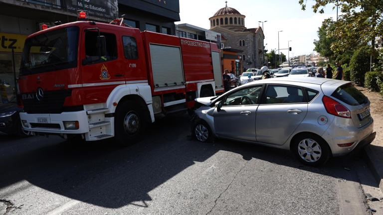 Τροχαίο στη Λ. Μεσογείων: Συγκρούστηκαν λεωφορείο με Ι.Χ. – Αυξημένη η ...