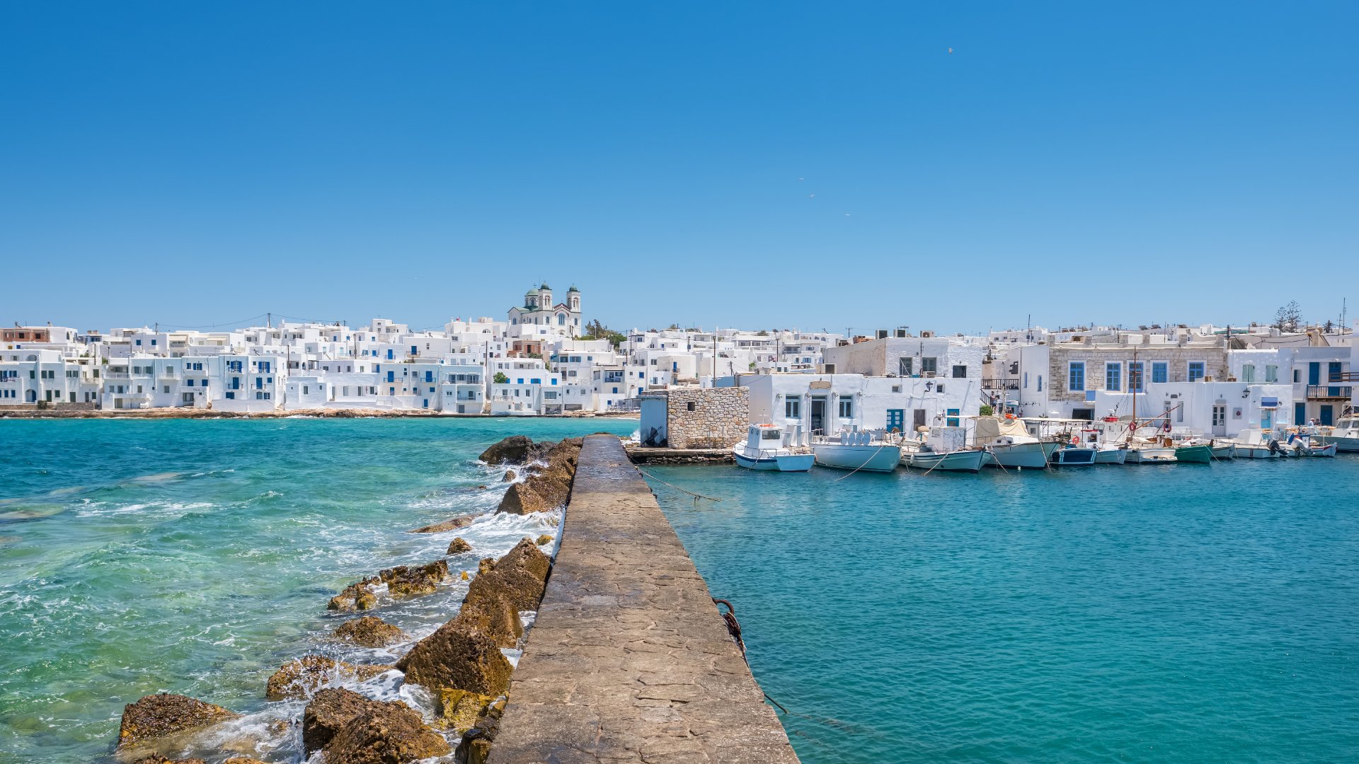 Οι Κυκλάδες πρωταγωνιστούν σε αεροπορικές αφίξεις