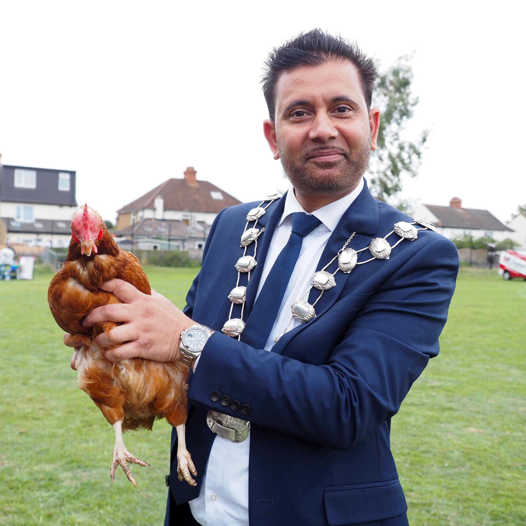 Gallery: Sunshine, smiles, and gerbils as Kempston school hosts ...