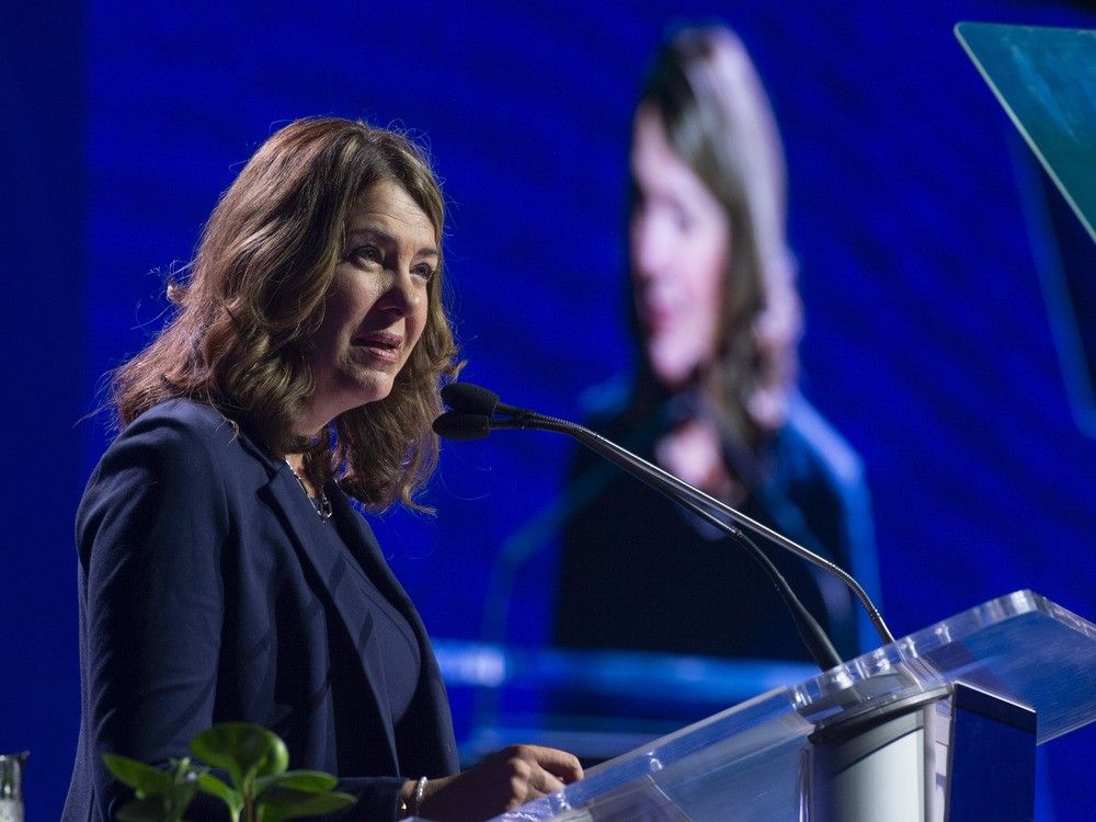 Lorne Gunter: Smith's pipeline efforts could force Carney government's hand