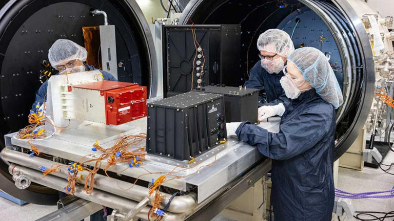 US deploys space-based nuclear blast detectors that captures 10,000 ...