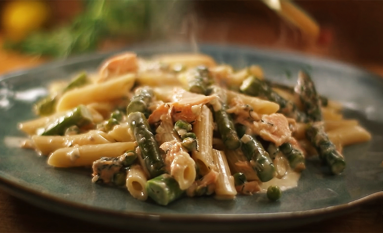I made creamy penne pasta with smoked fish 🍽️