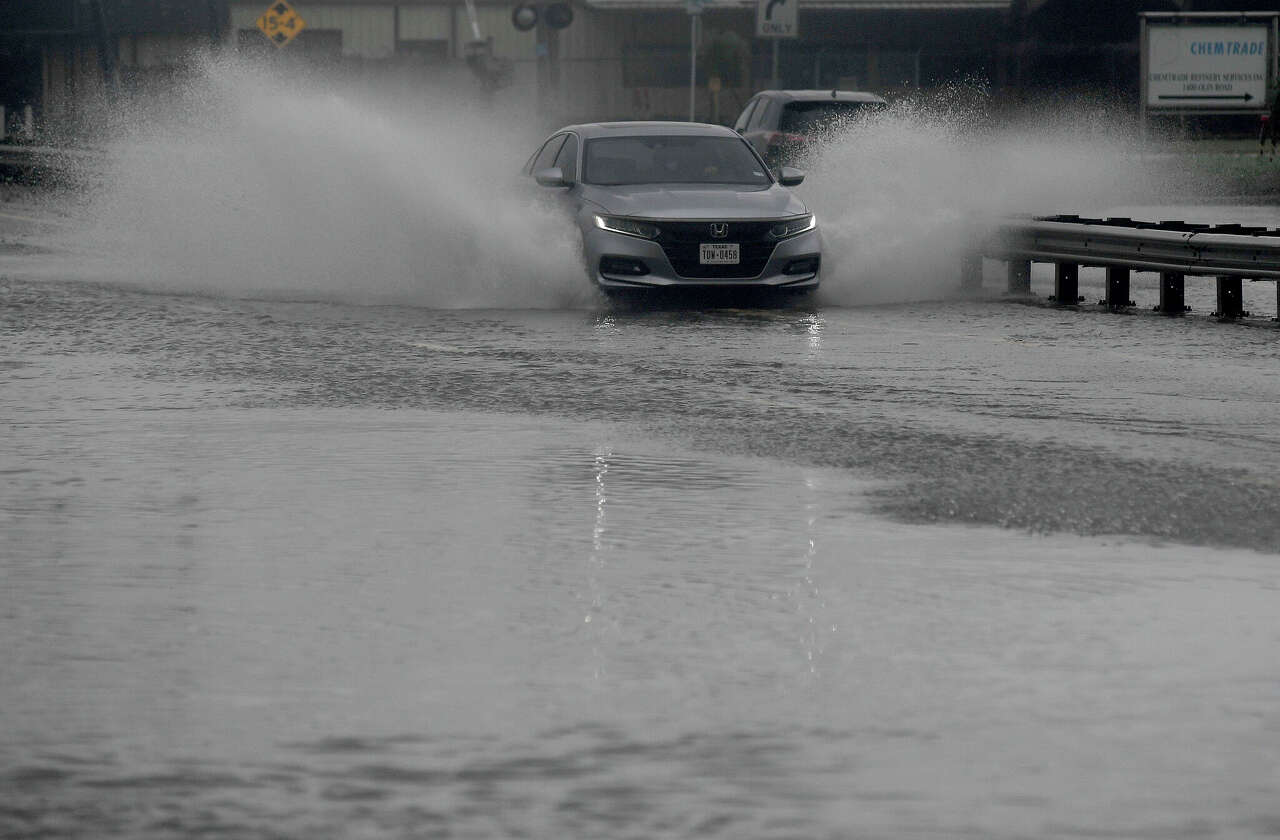 What's the difference between flood watches and warnings?